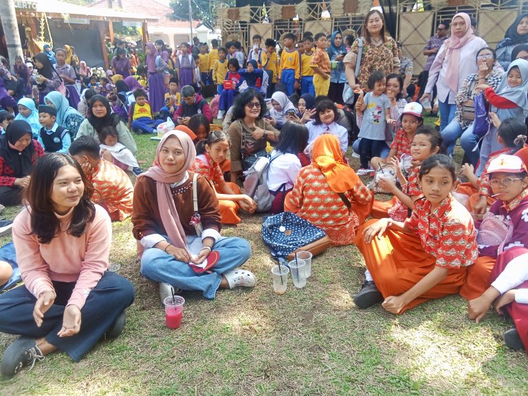 SDN V Banjaran Meriahkan APEKSI 2025 di Balai Kota Kediri, Dua Siswa ...